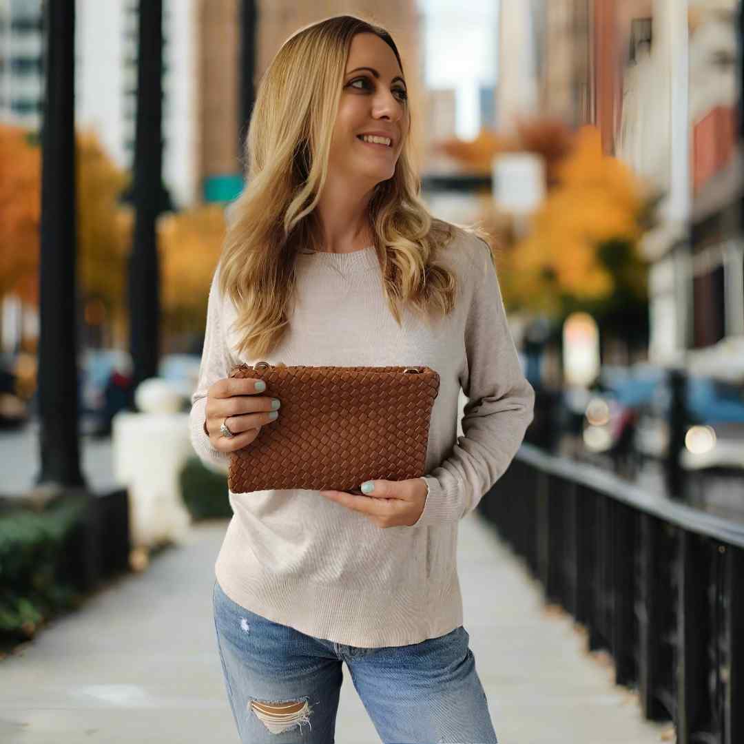 Convertible, Sustainable Vegan Handbags That Add Convenience and Style ...